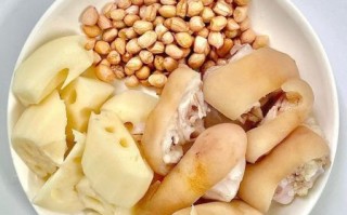 莲藕炖猪蹄怎么做_猪蹄炖多久才软烂