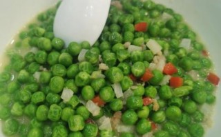 青豌豆怎么做好吃又简单_青豌豆的家常做法