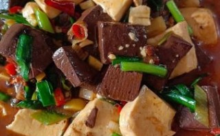 猪血豆腐怎么做_猪血豆腐家常做法