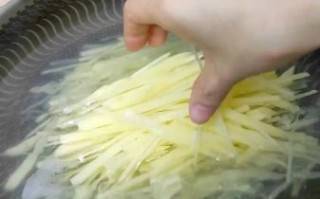 醋溜土豆丝怎么做_醋溜土豆丝放多少醋