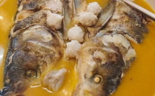 炖鱼头汤家常做法_鱼头汤怎么炖不腥