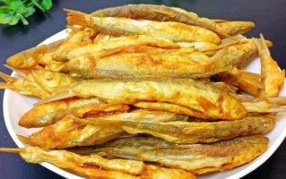 炸小鱼面粉淀粉比例_炸小鱼用什么粉更脆