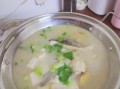 大鱼头豆腐汤怎么做_鱼头汤去腥技巧