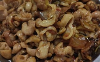 猪大肠炒什么配菜好吃_猪大肠炒什么菜最香