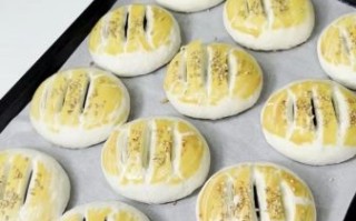 豆沙酥饼的家常做法_怎么做才层层起酥
