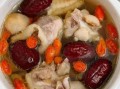 鸡肉怎么煲汤好喝_鸡肉煲汤放什么材料