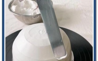 蛋糕上抹的奶油怎么做_奶油抹面技巧