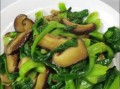 蘑菇油菜怎么做_蘑菇油菜焯水还是直接炒