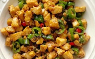 怎么把鸡胸肉做得嫩_鸡胸肉怎么炒才不柴