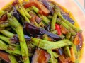 茄子烧豆角怎么做_茄子烧豆角家常做法视频