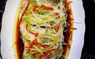 鱼怎么做好吃又简单_家常清蒸鲈鱼视频教程