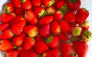 草莓酱配什么好吃_草莓酱吃法大全