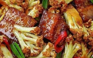 肉和花菜怎么炒好吃_花菜炒肉要不要焯水