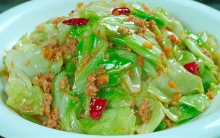 爆炒卷心菜怎么做_爆炒卷心菜要不要焯水