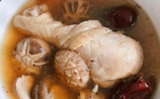 鸡腿炖蘑菇怎么做_鸡腿炖蘑菇用干香菇还是鲜香菇