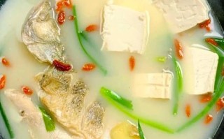 鲈鱼头汤怎么做_鲈鱼头汤去腥技巧