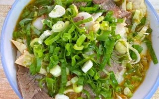 牛肉汤怎么做好吃又简单_家常牛肉汤做法
