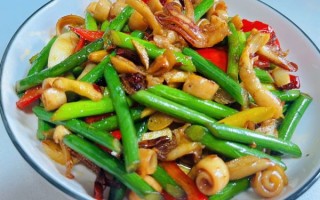 炒鱿鱼配什么菜好吃_炒鱿鱼最佳搭配