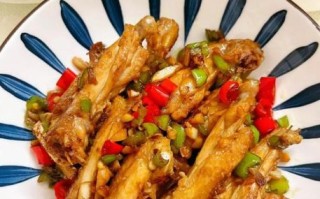 家常香辣鸡翅怎么做_香辣鸡翅腌制多久入味
