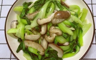 香菇青菜怎么炒好吃_香菇青菜做法视频