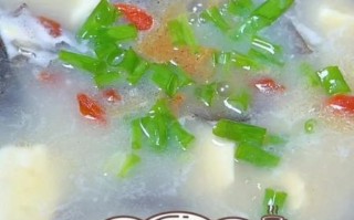 鲫鱼海带豆腐汤怎么做_鲫鱼汤去腥技巧
