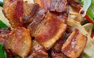 青蒜炒腊肉怎么炒好吃_腊肉炒青蒜要不要焯水