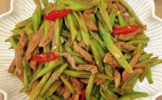 豇豆角炒肉用焯水吗_焯水还是不焯水