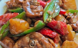 黄焖鸡块最正宗做法_黄焖鸡用鸡腿还是整鸡