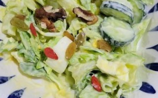 最简单的蔬菜沙拉怎么做_蔬菜沙拉用什么酱好吃