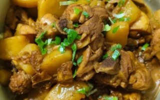 鸡肉炖土豆怎么做好吃_鸡肉炖土豆的家常做法