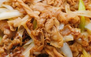 葱爆羊肉怎么做_家常葱爆羊肉做法
