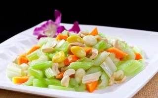西芹炒腰果怎么做_西芹炒腰果用焯水吗