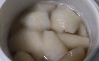 雪梨炖冰糖的功效与作用_雪梨炖冰糖的做法步骤 雪梨炖冰糖的功效与作用_雪梨炖冰糖的做法步骤