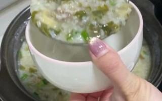 咸肉菜饭骨头汤怎么做_咸肉菜饭骨头汤的家常做法