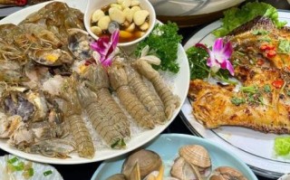 海鲜大餐怎么搭配一桌_海鲜大餐一桌多少钱