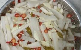 腌萝卜的做法大全_怎样腌萝卜又脆又入味