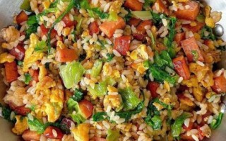 肉炒米饭怎么做_隔夜饭如何炒得粒粒分明