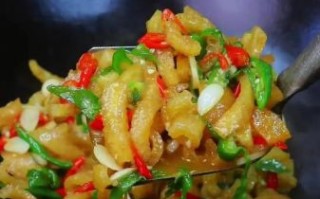 猪皮怎么做好吃_红烧猪皮的家常做法