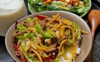 青椒土豆丝盖浇饭怎么做_青椒土豆丝盖浇饭热量高吗 青椒土豆丝盖浇饭怎么做_青椒土豆丝盖浇饭热量高吗