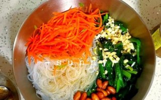 菠菜炒粉丝怎么做_菠菜炒粉丝的家常做法