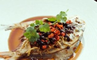 正宗平鱼怎么做_清蒸平鱼步骤详解