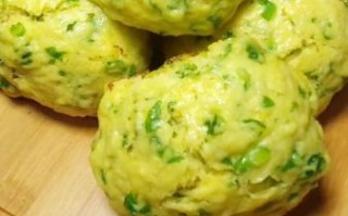 苞米面菜团子怎么做_苞米面菜团子蒸多久