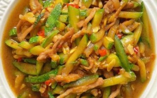 嫩南瓜炒肉怎么做_嫩南瓜炒肉需要焯水吗