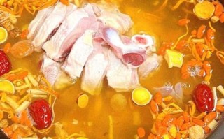 鸡肉煲什么汤比较好_鸡肉煲汤放什么食材最鲜