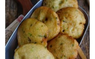 葱油饼怎么做才酥脆_葱油饼用高筋还是中筋面粉