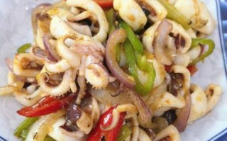 小鱿鱼怎么炒好吃又嫩_小鱿鱼炒多久才嫩