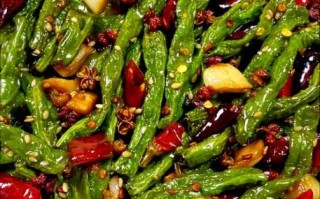 干煸豇豆怎么做才脆_干煸豇豆要不要焯水