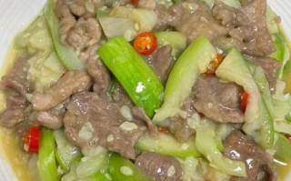 丝瓜炒肉怎么做_丝瓜炒肉的家常做法