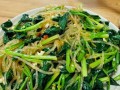 菠菜凉拌怎么好吃窍门_菠菜凉拌要不要焯水
