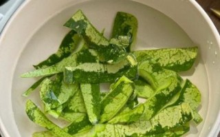 凉拌西瓜皮的功效与作用_西瓜皮凉拌能减肥吗